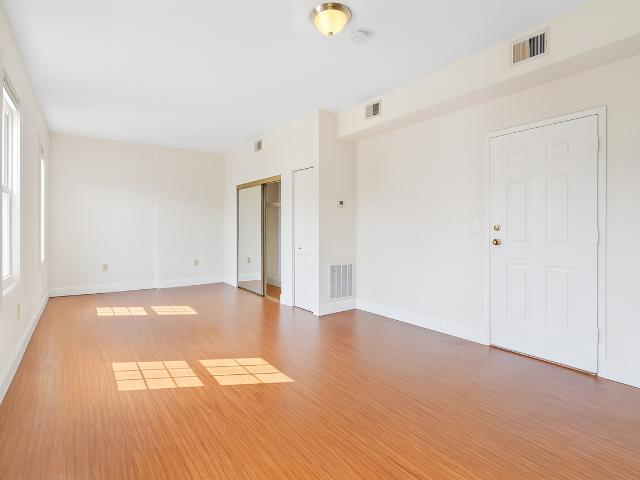 1111 Lamont Studio Apartment for Rent at 1111 Lamont St Nw, Washington, DC 20010 Columbia Heights