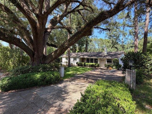 1111 Pinecrest Dr, Tallahassee, FL 32301