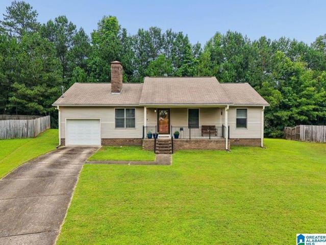 1111 Poplar Cir, Moody, AL 35004