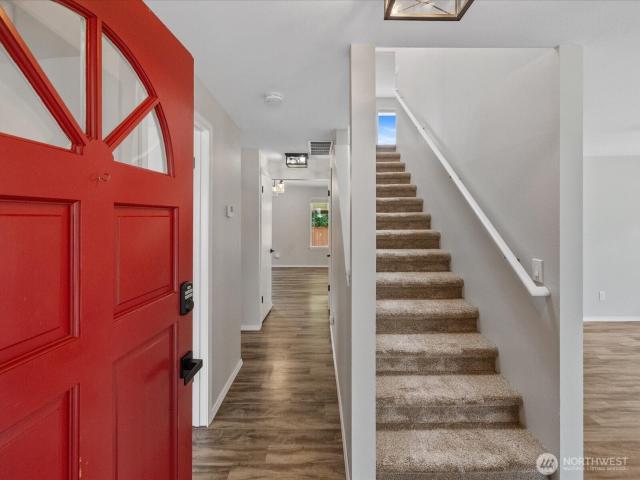1111 rd Place NE