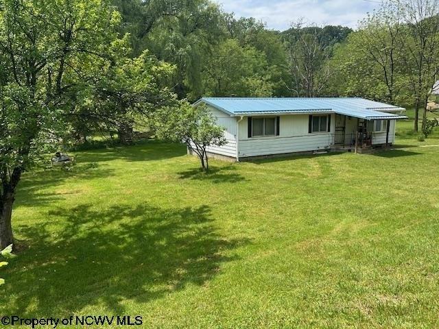 1111 Red Rock Rd, Buckhannon, WV 26201