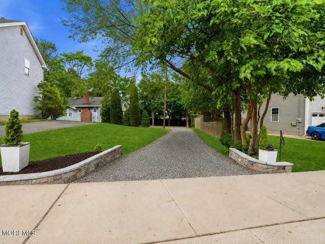 1111 Ridge Avenue