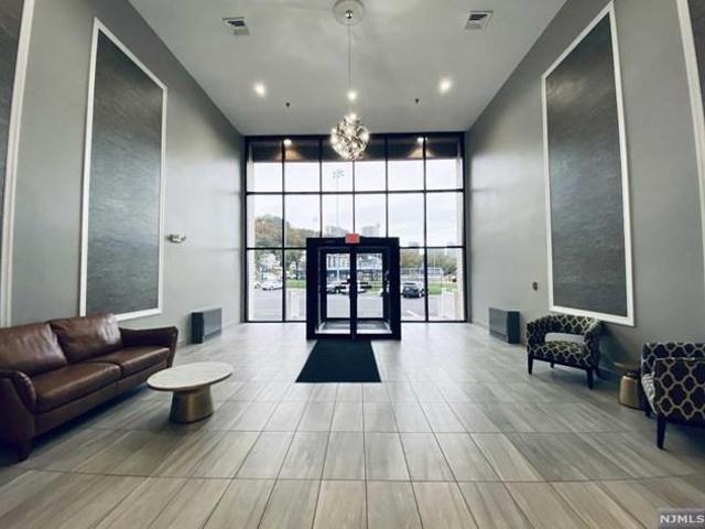 1111 River Rd #D1 Edgewater, NJ 07020