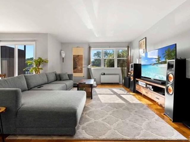 1111 River Rd #F 7, Edgewater, NJ 07020