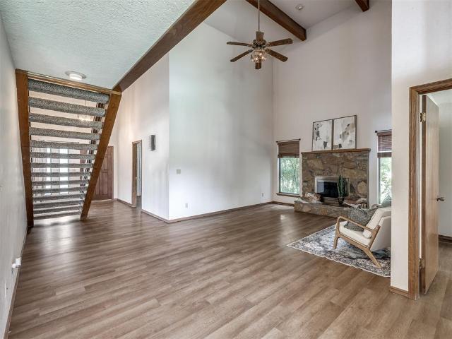 1111 Robin Hood Lane