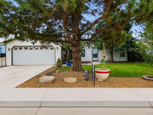 1111 Stage Dr, Fort Lupton, CO 80621