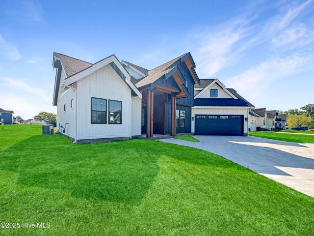 1111 Staysail Drive