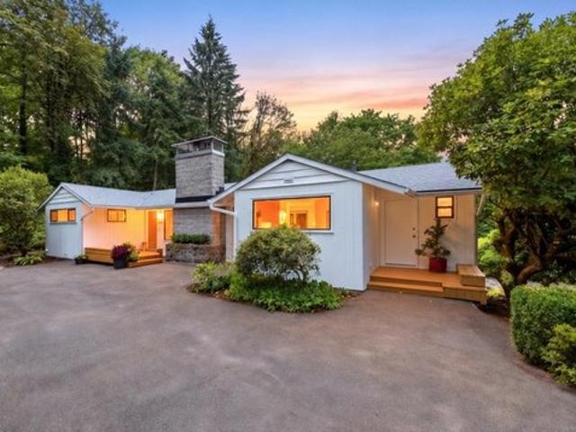 1111 SW Coronado St, Portland, OR 97219
