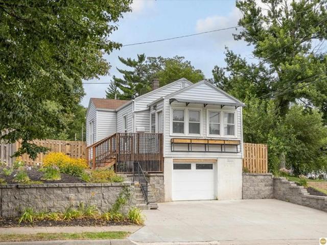 1111 S 64th Ave, Omaha, NE 68106