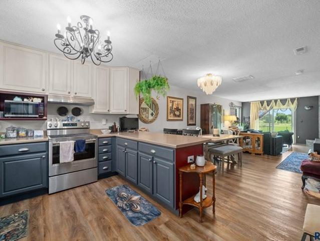 1111 S Bridgeport Pl, Sioux Falls, SD 57106