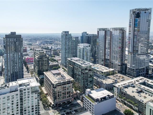 1111 S Grand Avenue PH 5