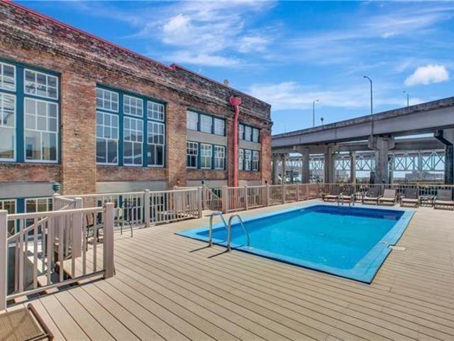 1111 S Peters Street # 218