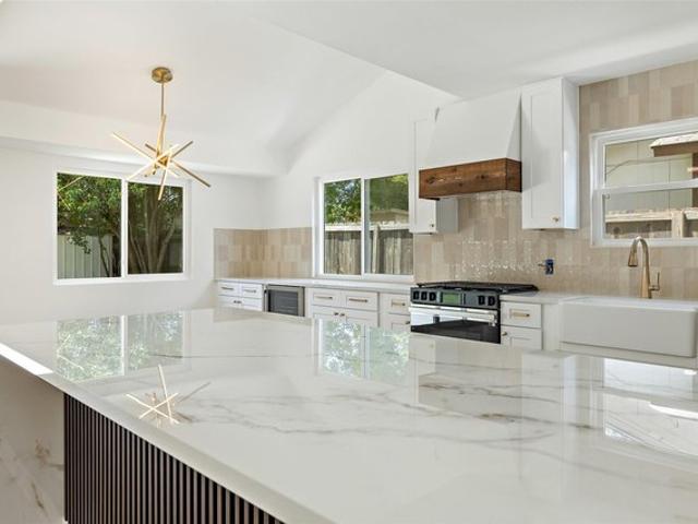 1111 Spearson Ln, Austin, TX 78745