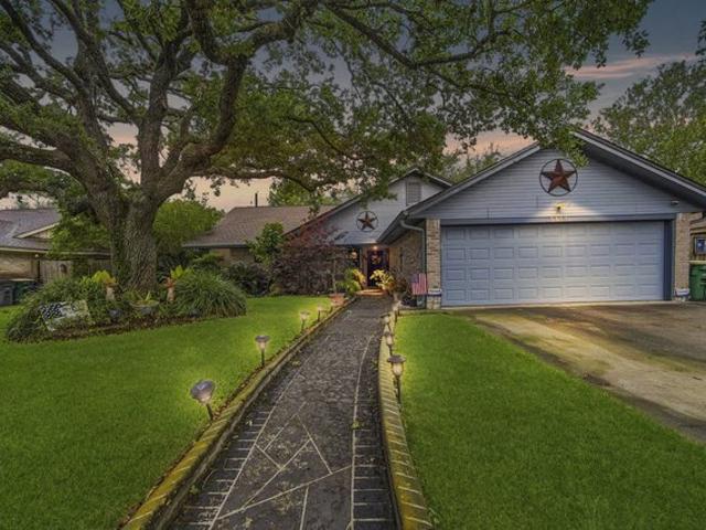 1111 Taos Dr, Victoria, TX 77904