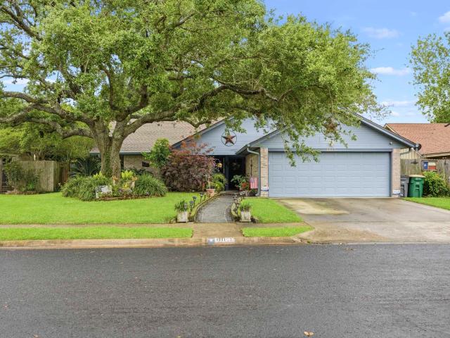 1111 Taos Dr, Victoria, TX 77904 | MLS #8370 | Compass