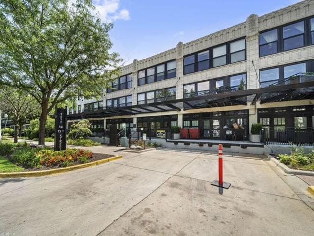 1111 W 15th St Unit 410, Chicago, IL 60608