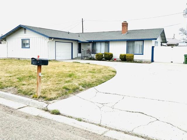 1111 W D St, Vale, OR 97914