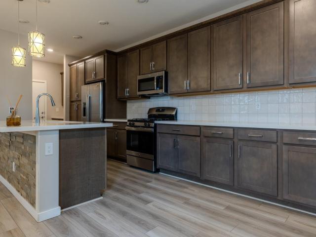 1111 w diamondback drive