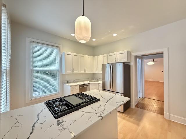 1111 W Roscoe Street # 2