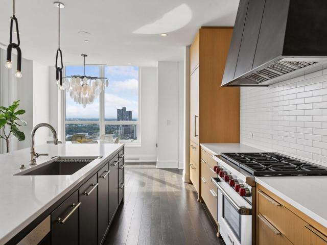 1111 W River Pkwy 23D, Minneapolis, MN