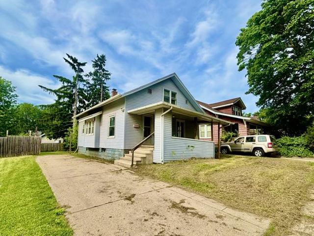1111 Walsh St, Lansing, MI 48912