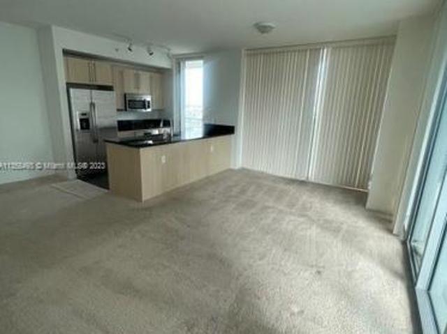 1111 1st Ave SW #3420 N, Miami, FL 33130