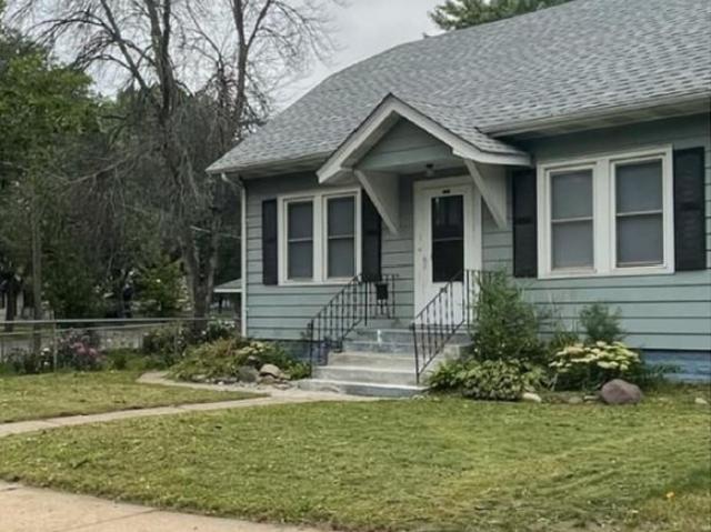 1111 5th St E, Saint Paul, MN 55106