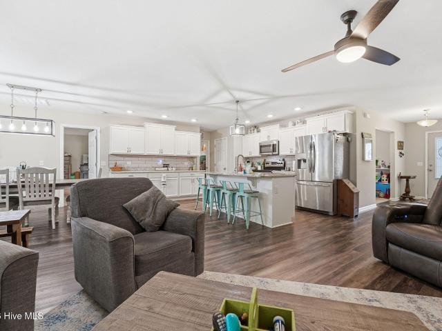 11120 Southgates Drive