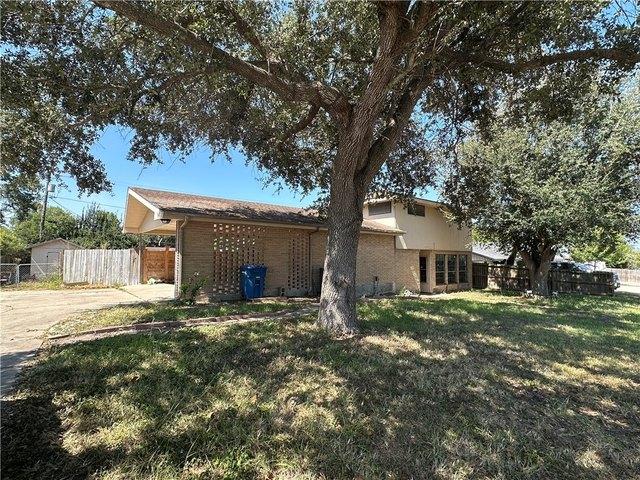 11121 Birdwood Ln, Corpus Christi, TX 78410
