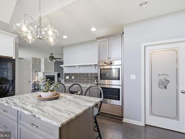 11122 Boyer Lane
