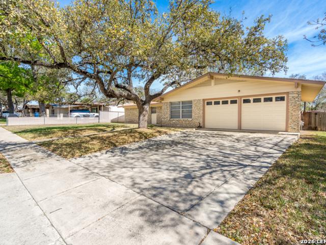 11122 Cedar Elm