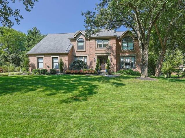 11127 Huntwicke Pl, Cincinnati, OH 45241