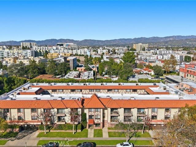 11127 La Maida St, Unit 9, North Hollywood, CA 91601 | MLS #SR26011 | Compass