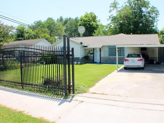 11125 Bentley St, Houston, TX 77093