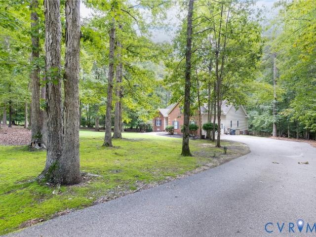 11125 Lyndenwood Drive