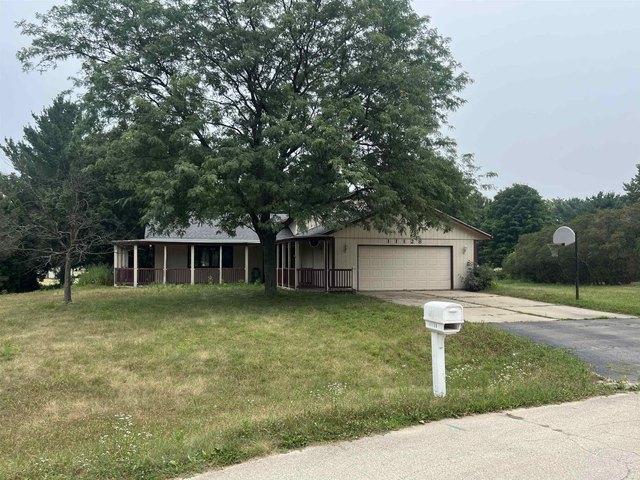 11128 Cedarbrook Rd, Roscoe, IL 61073