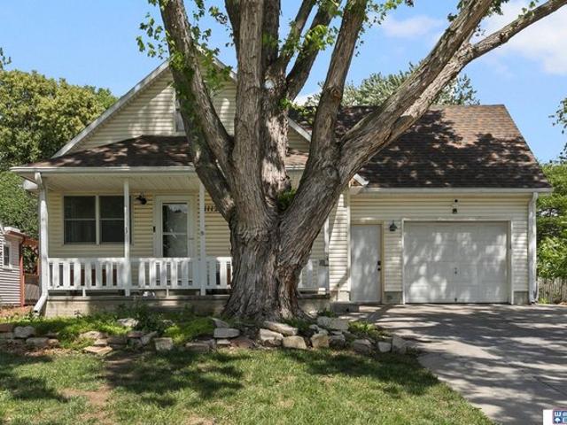 1112 N 66th St, Lincoln, NE 68505