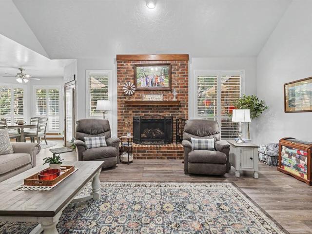 1112 N Creek Drive