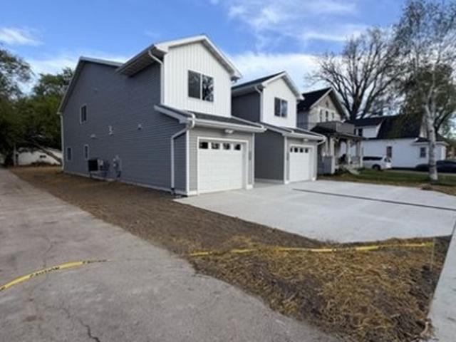 1112 N Van Buren St, Green Bay, WI 54302