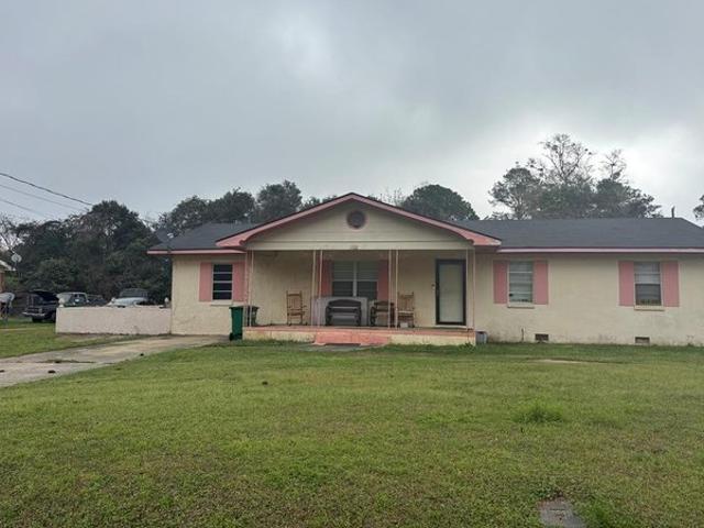 1112 NE Augusta St, Dawson, GA 39842