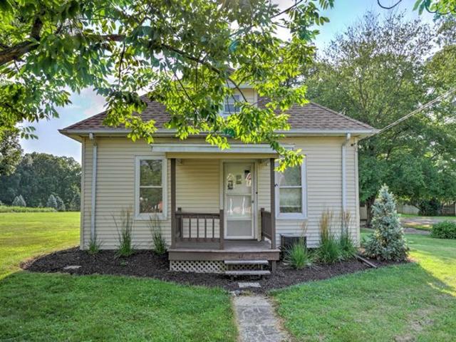 1112 Oakwood Rd, East Peoria, IL 61611