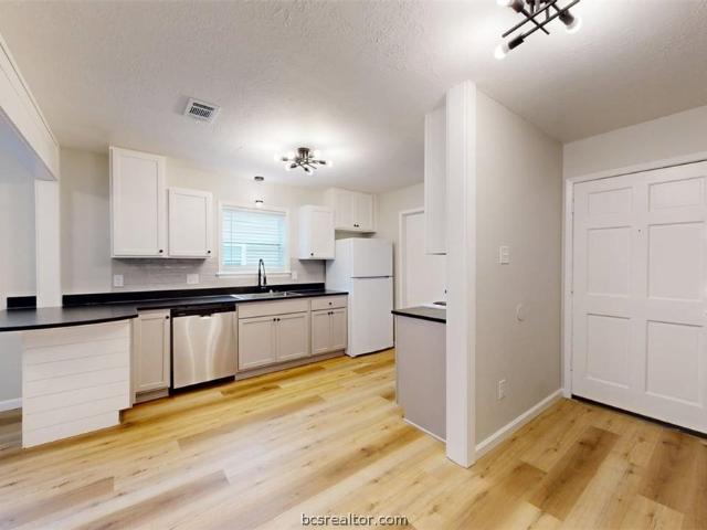 1112 Airline Drive