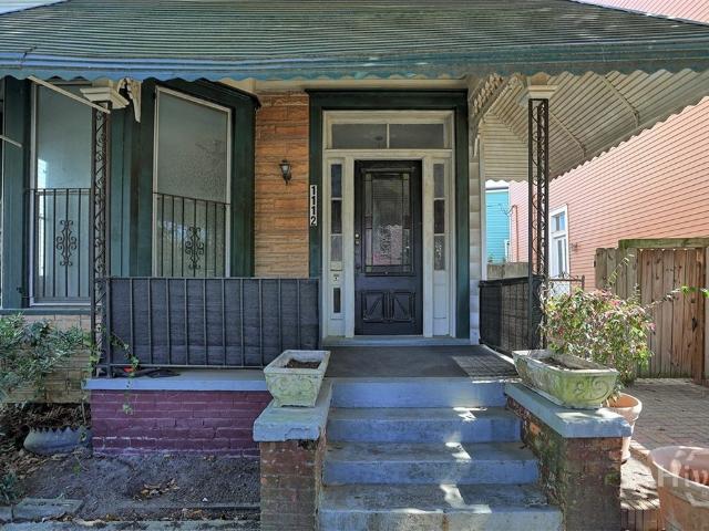 1112 Barnard Street A or #B