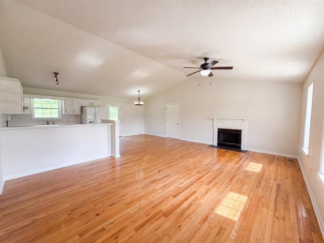 1112 Claire Dr