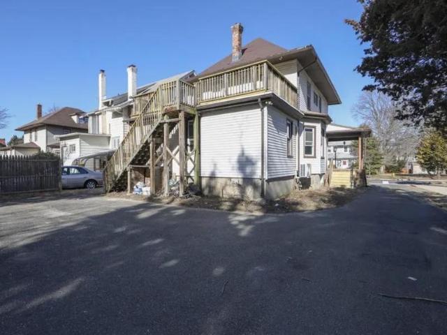 1112 Collings Avenue