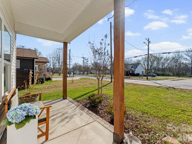 1112 Crawford Road
