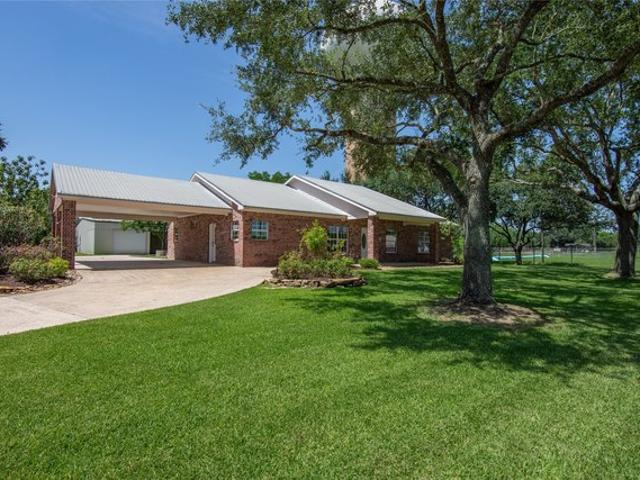 1112 Crenshaw Rd, Pasadena, TX 77504