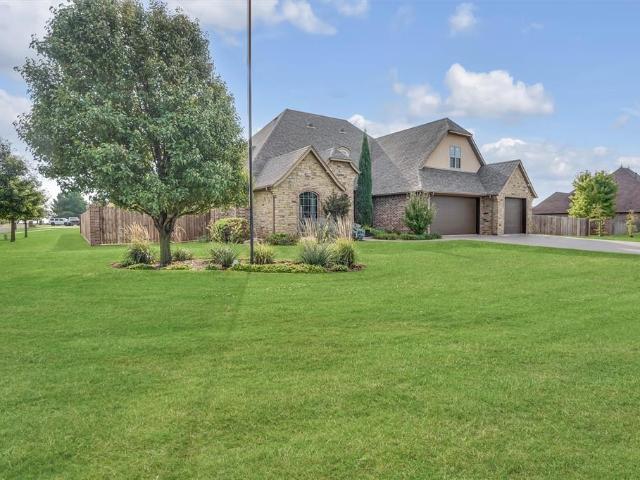 1112 Dogwood Drive
