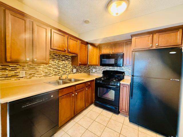 1112 Ekstam Drive # 4