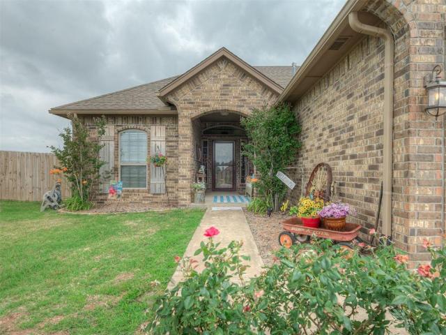 1112 Ella Drive